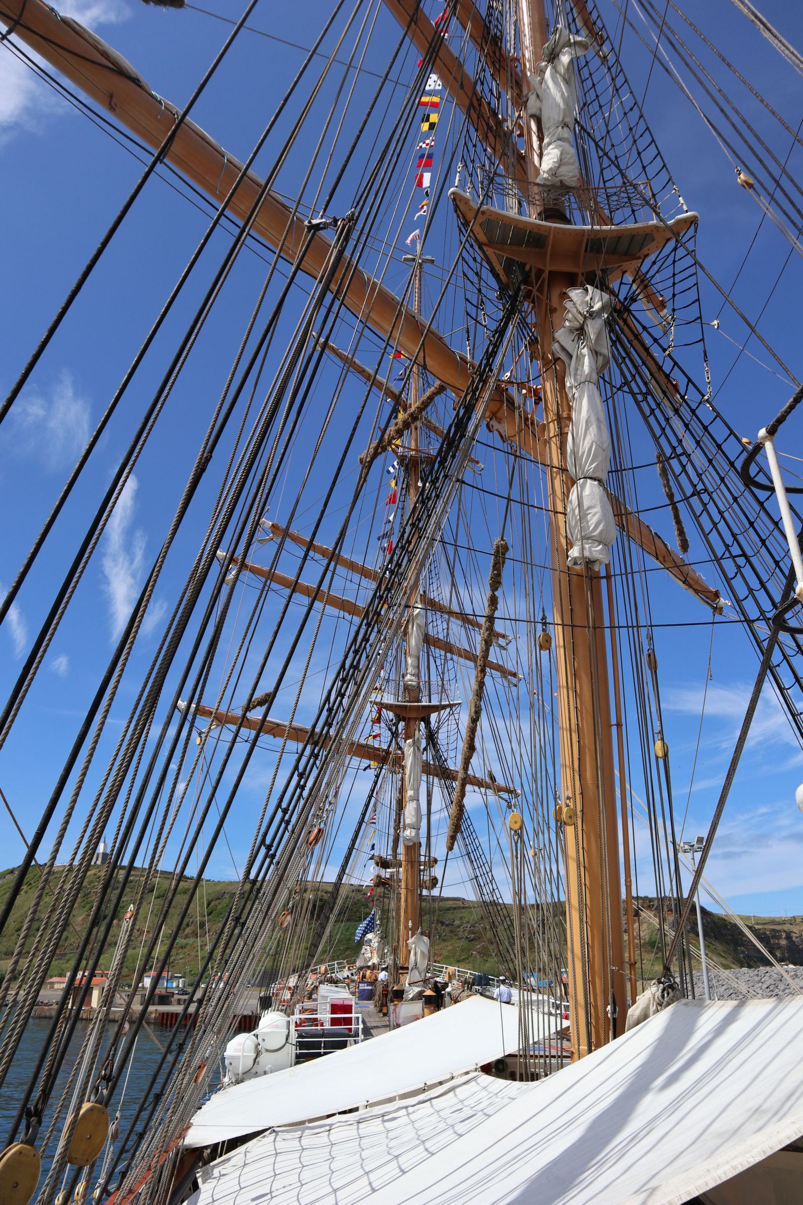 The Eagle has Landed – Azores Style - The Adventures of Aleta